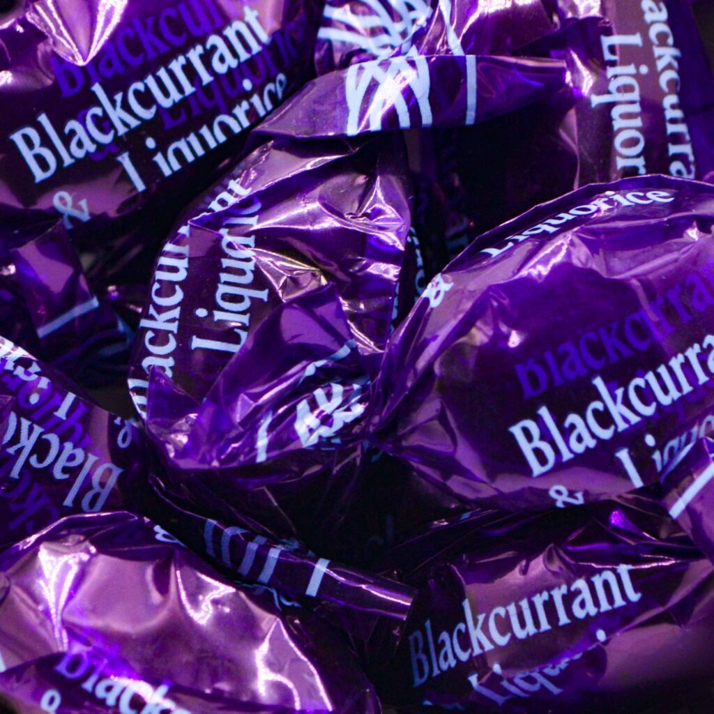 Blackcurrant and Liquorice - Wrapped - 2.75kg Bag - The Welsh Sweetshop ...