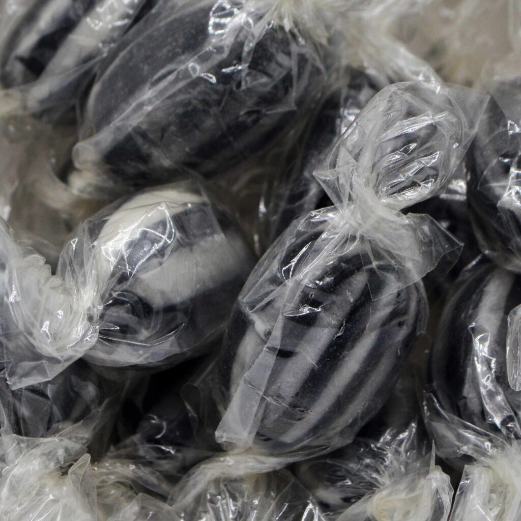 Everton Mints Wrapped - 2.75kg Bag - The Welsh Sweetshop｜Wholesale ...