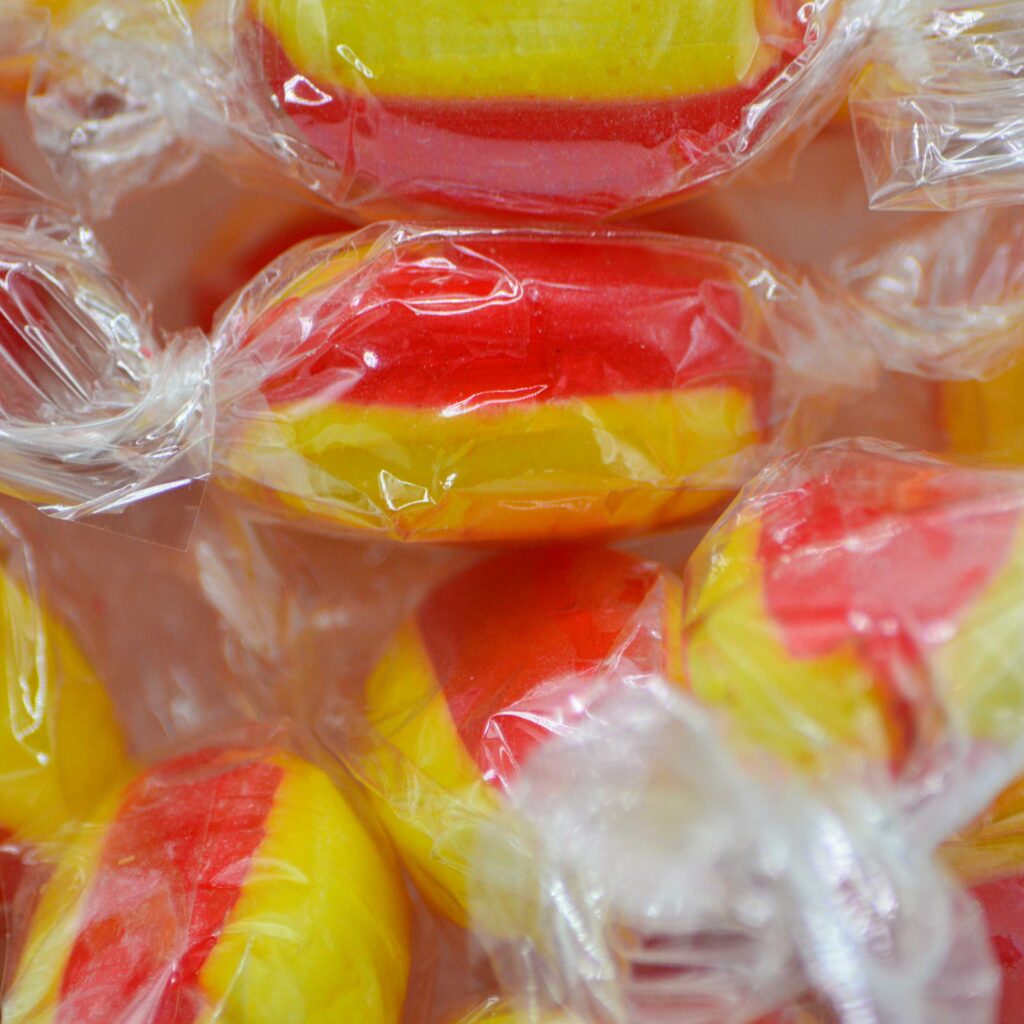 Rhubarb and Custard - Wrapped - 2.75kg Bag - The Welsh Sweetshop ...