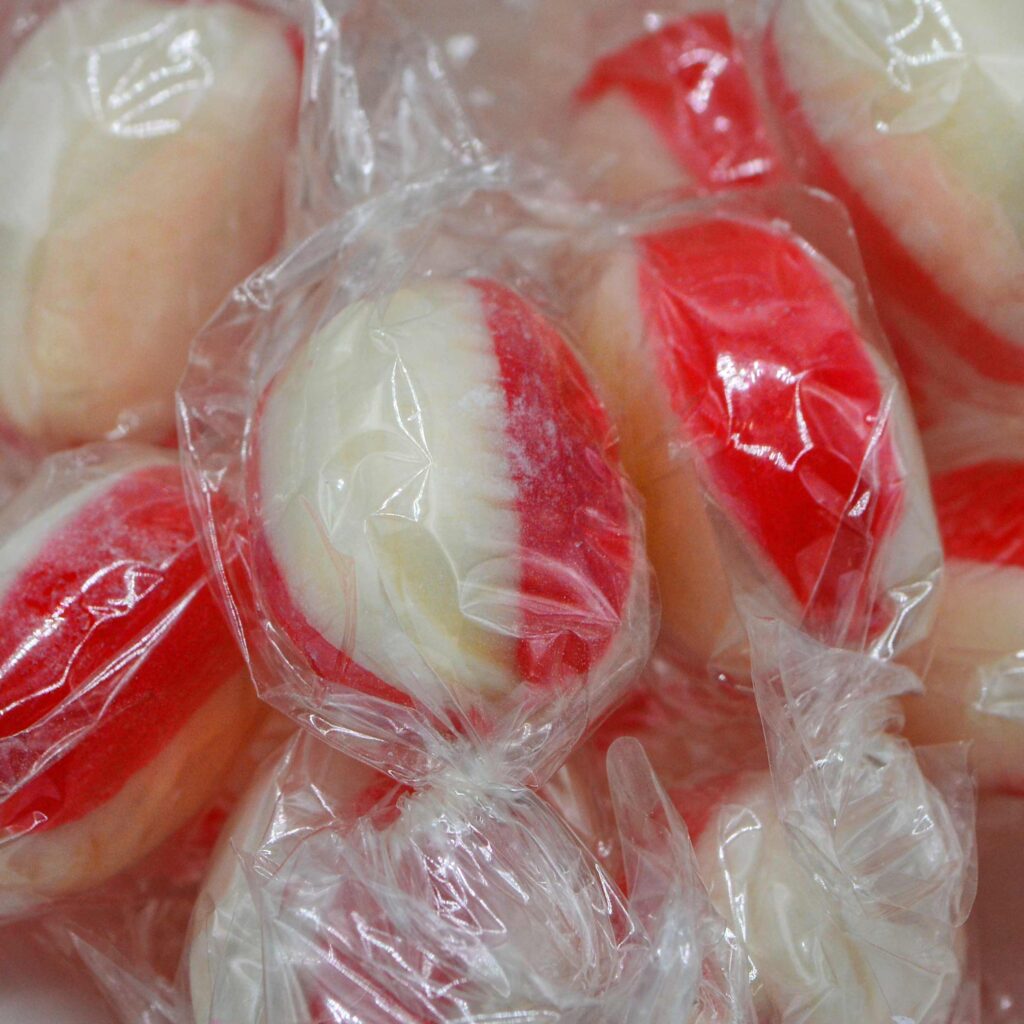 Strawberry and Cream - Wrapped - 2.75kg Bag - The Welsh Sweetshop ...