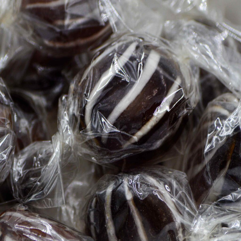 Old English Mints - 2.75kg Bag - The Welsh Sweetshop｜Wholesale Sweets ...